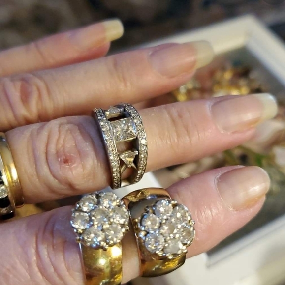 Zales | Jewelry | 4k 10 Ct Total Diamond Wt Stamped Inside Ring | Poshmark